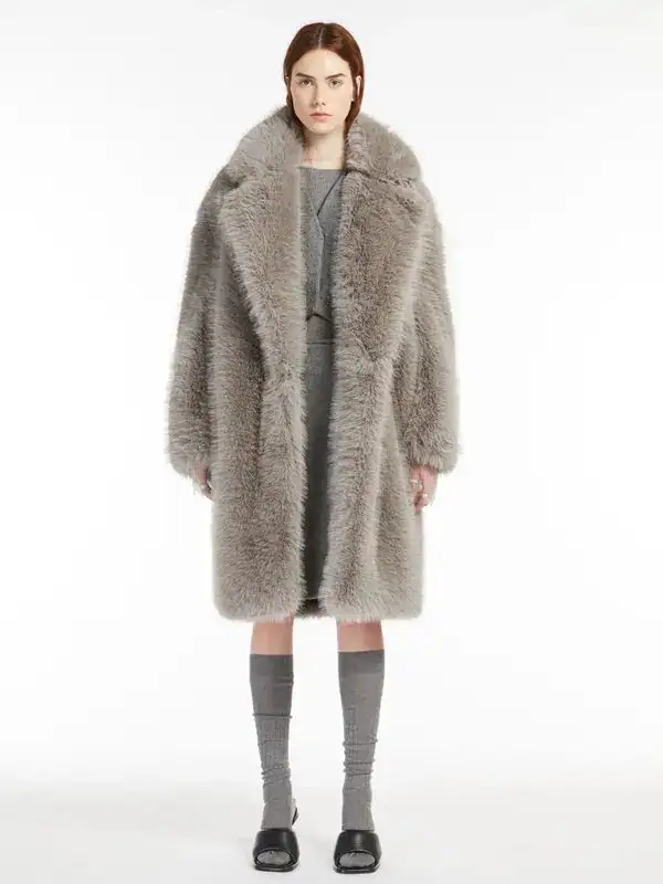 MaxMara ライトグレーファーコート XS Max Mara Faux Fur Coat - Pearl Grey | Editorialist